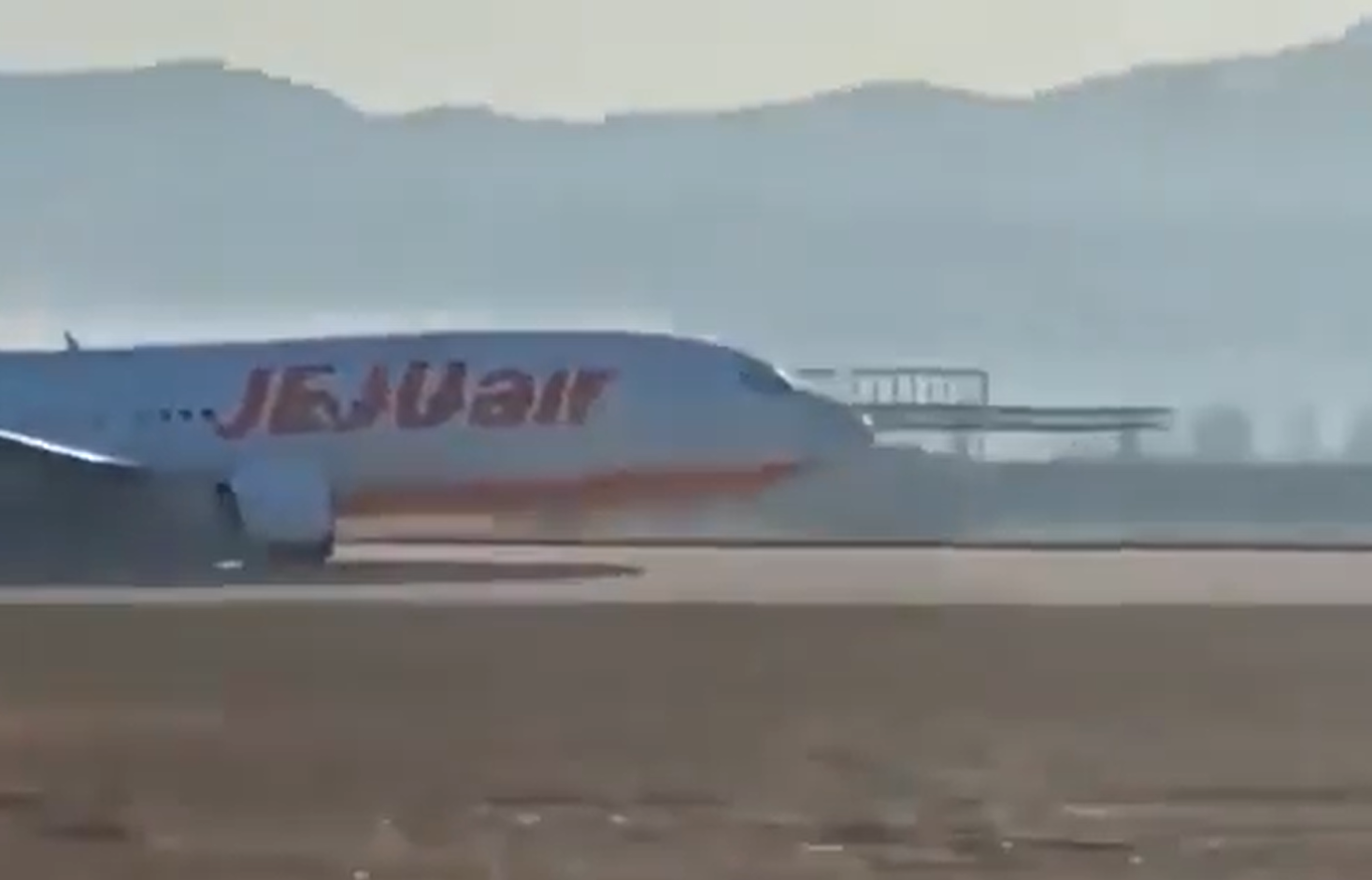 Jeju Air Plane Carrying 181 People Crashed Into Wall at Muan Airport - Fighter Jets World