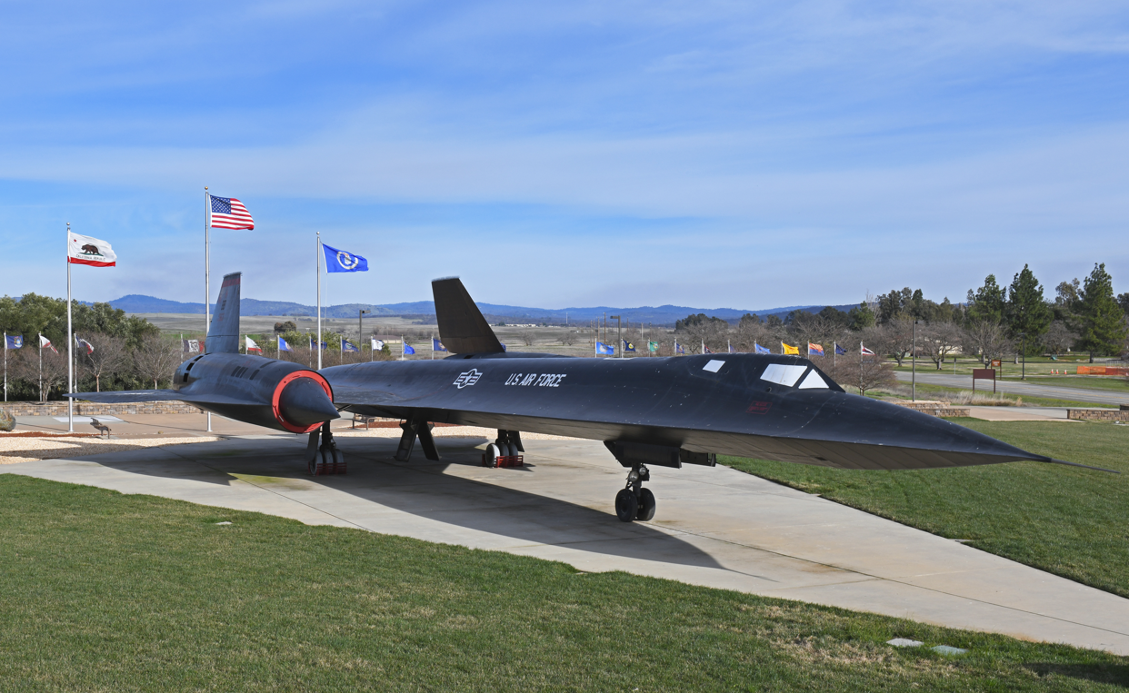 Is the SR-71 Blackbird STILL the Fastest Jet Ever? - Fighter Jets World
